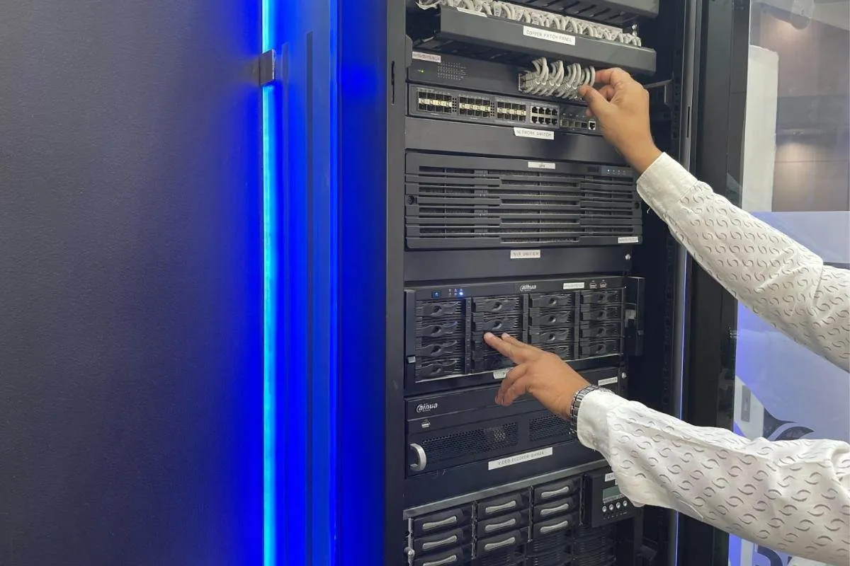 COMMUNICATION SYSTEMS - Al Harib Security System